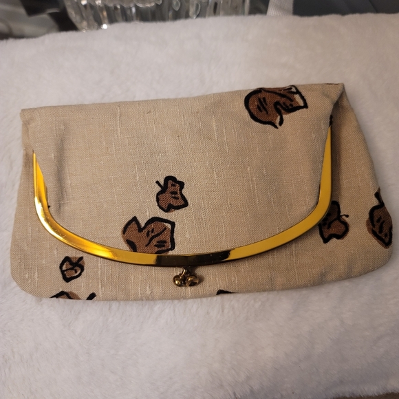 Bags | Vintage Melton Purse Kisslock Clutch Flower Detail Gold Trim ...